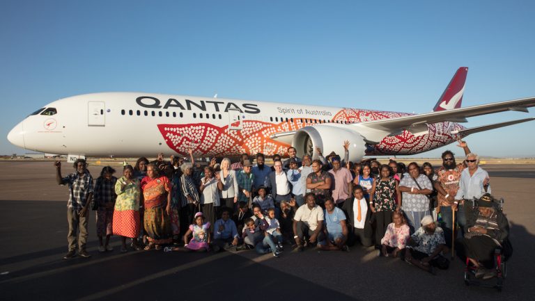 Indigenous-painted Qantas 787 ‘Yam Dreaming’ arrives in Alice Springs ...