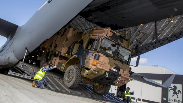 Army and RAAF airlift Rheinmetall MAN M40 with C-17A – Australian Aviation