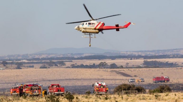 Why aerial firefighters are key to combating Australia’s bushfires ...