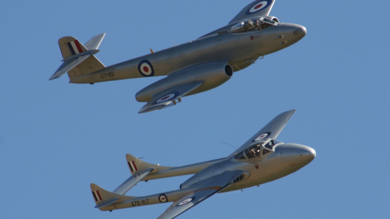 Inside the Archive: The Vampire Extended Gallery – Australian Aviation