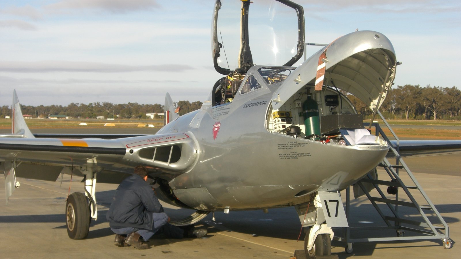 Inside the Archive: The Vampire Extended Gallery – Australian Aviation