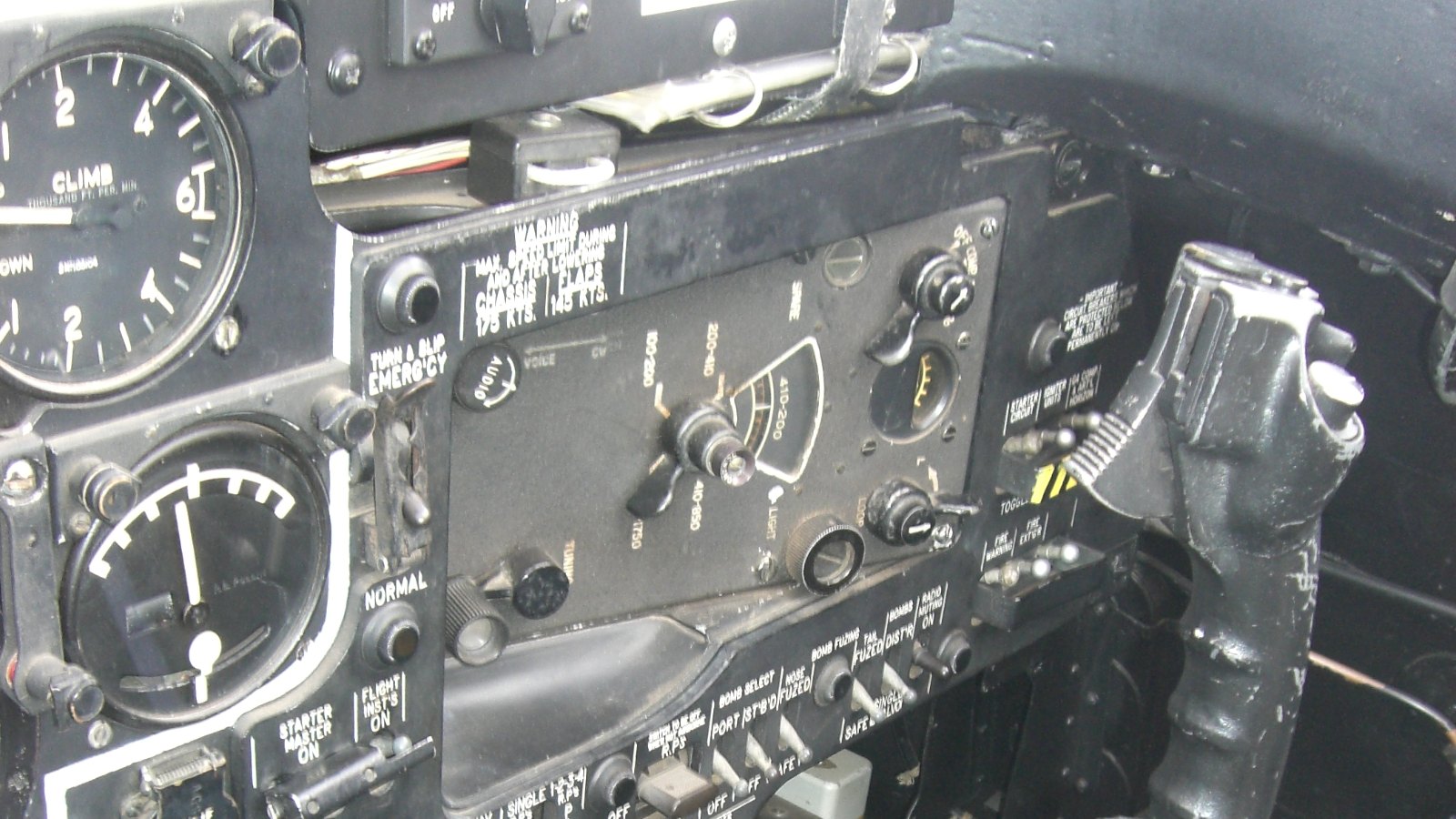 Inside the Archive: The Vampire Extended Gallery – Australian Aviation