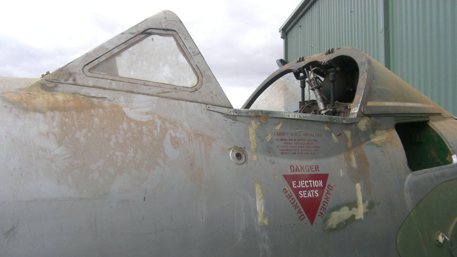 Inside the Archive: The Vampire Extended Gallery – Australian Aviation