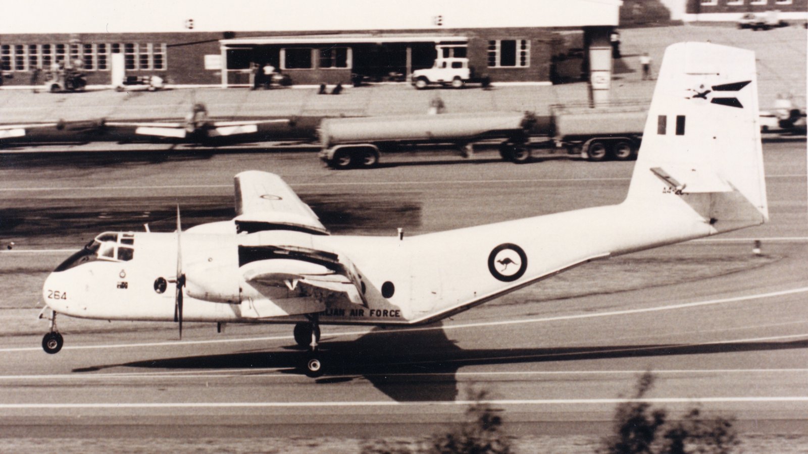 Inside The Archive: The Caribou – Extended Gallery – Australian Aviation