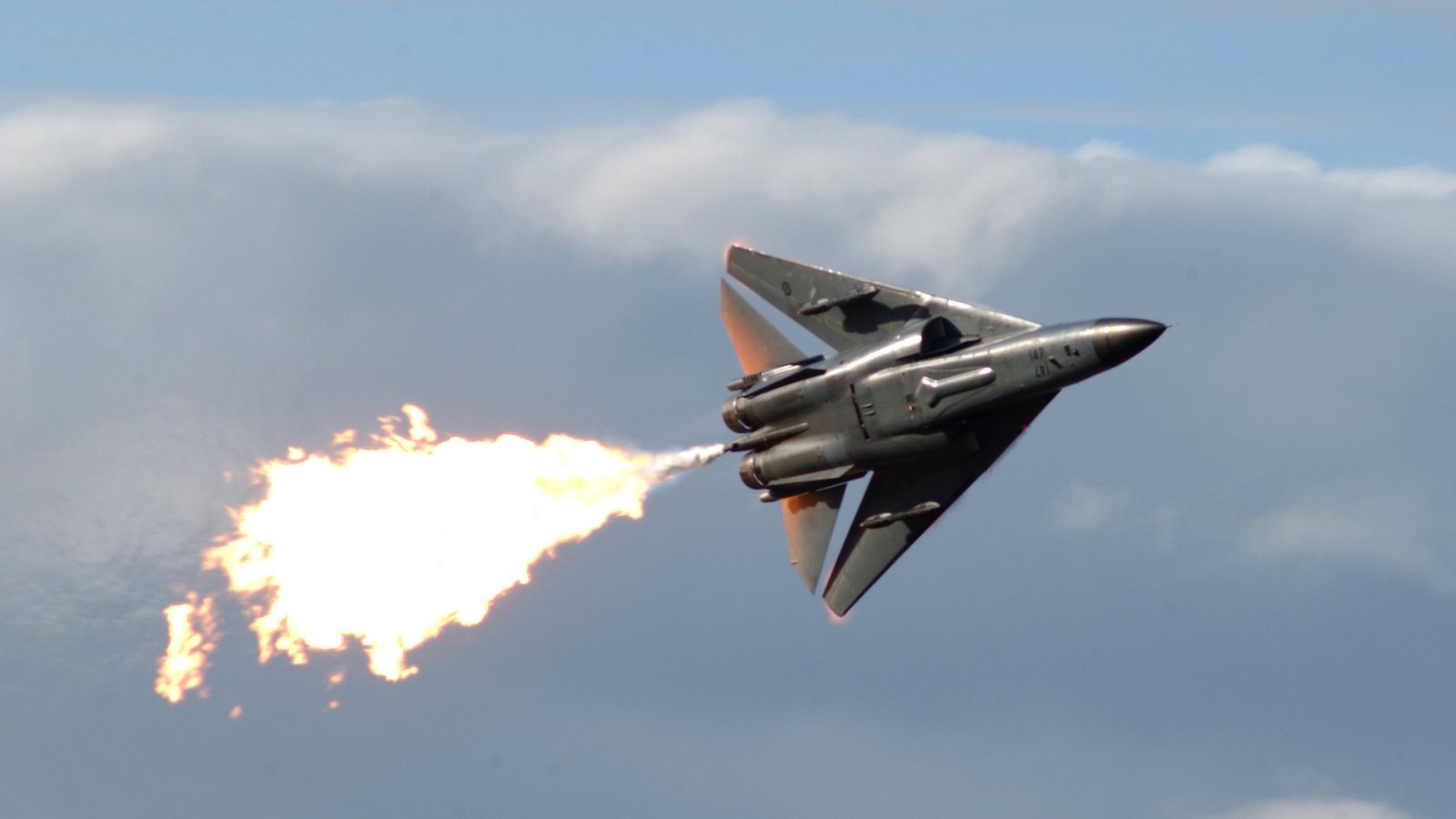 Inside the Archive – F-111 Extended Gallery – Australian Aviation