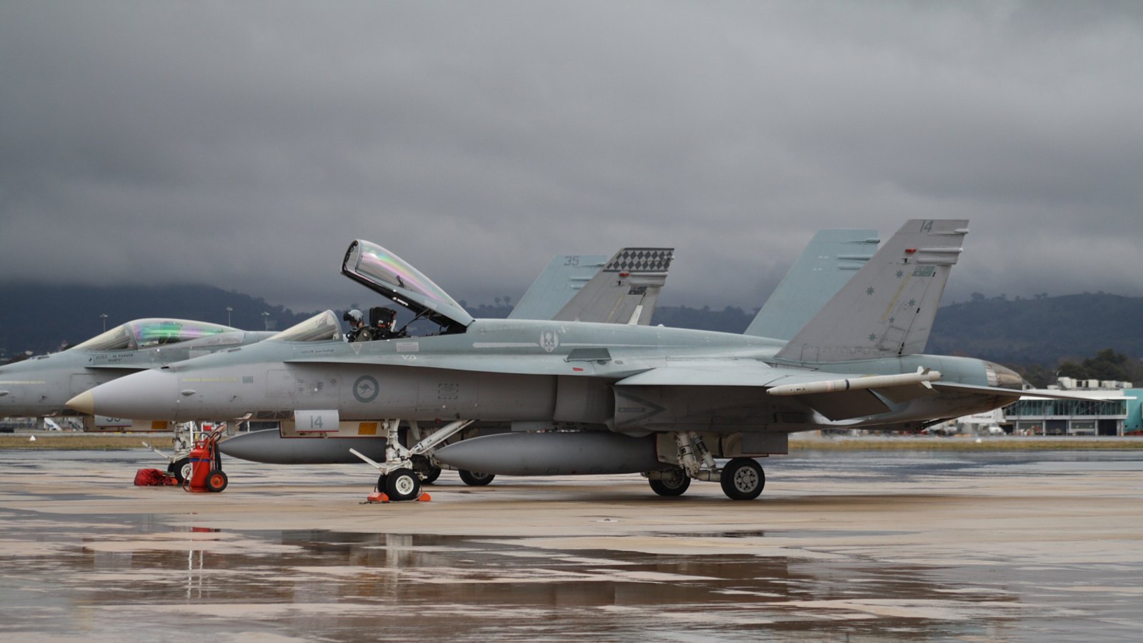 Inside The Archive: F/A-18A/B Classic Hornet Gallery – Australian Aviation