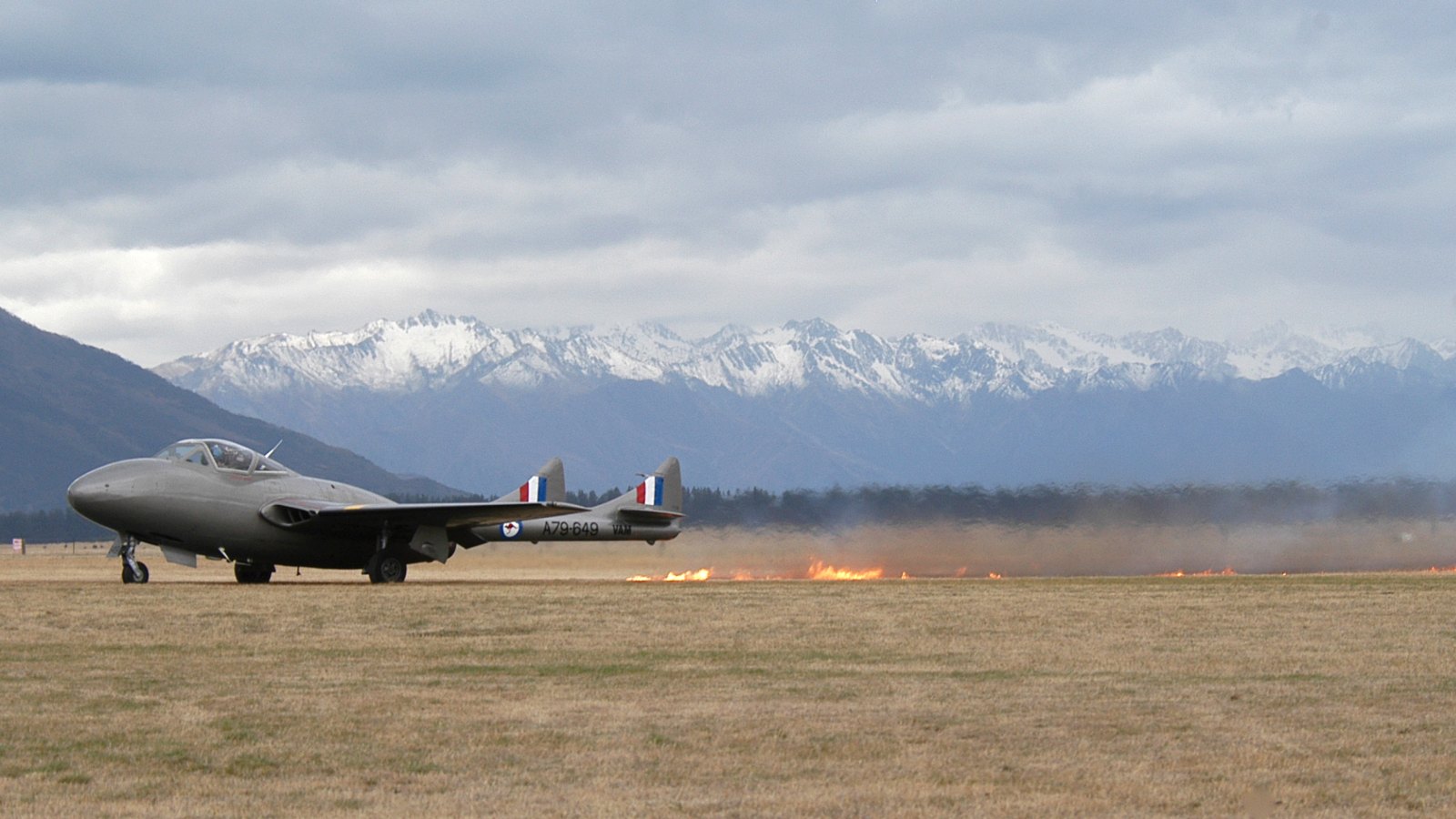 Inside the Archive: The Vampire Extended Gallery – Australian Aviation