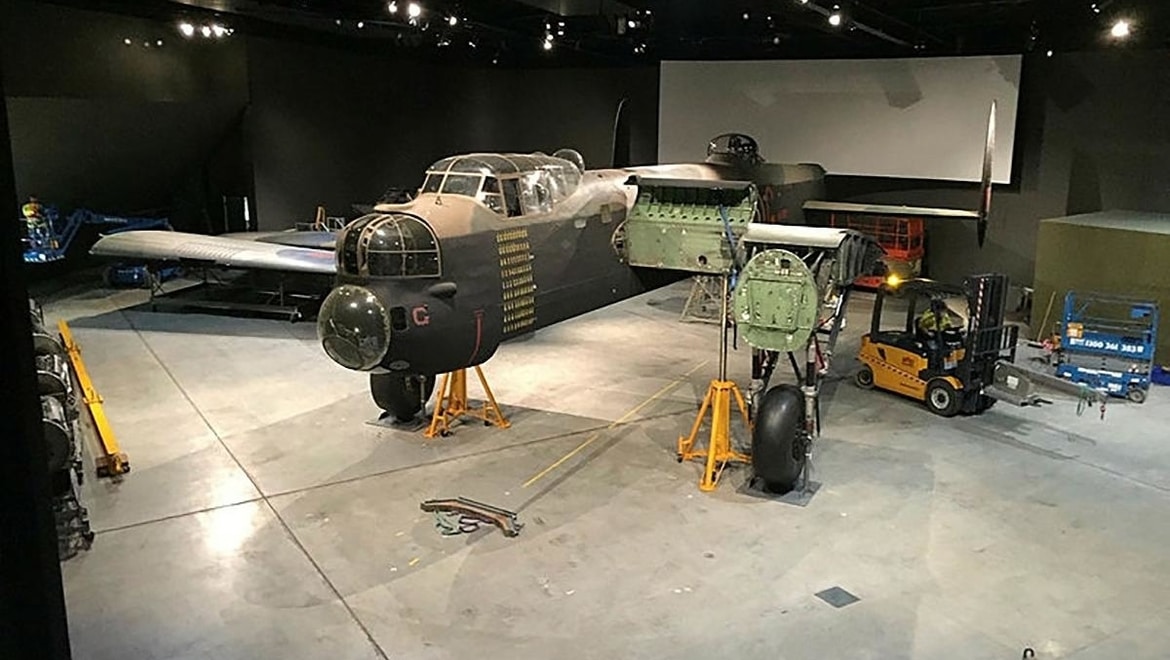 Lancaster flown by RAAF during WWII painstakingly disassembled ...