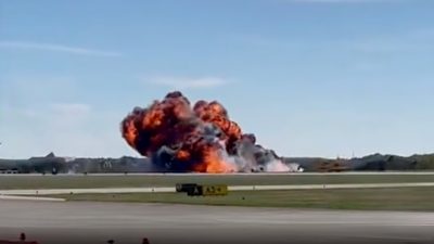 Six confirmed dead in midair Dallas warbirds crash – Australian Aviation