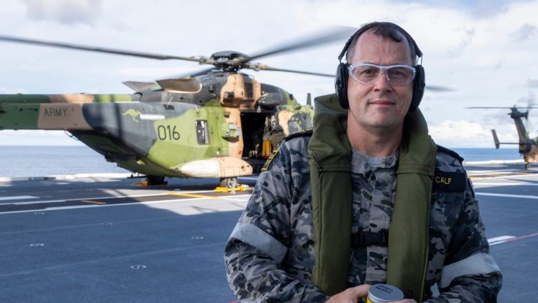 Navy PO scatters father’s ashes from Taipan – Australian Aviation